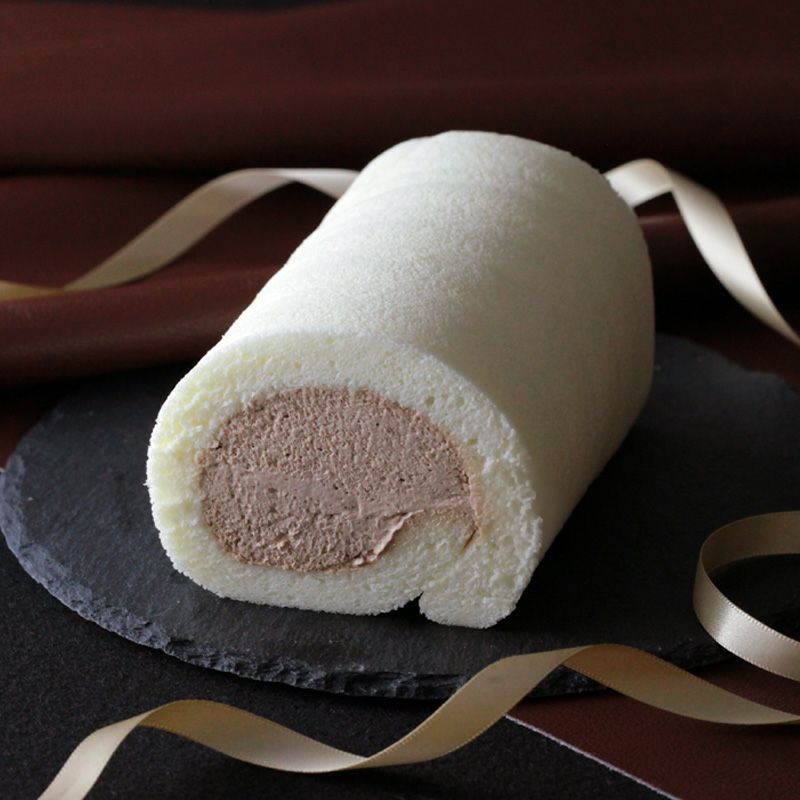 名称洋生菓子原材料クリーム、乳等を主要原料とする食品、卵、砂糖、小麦粉、牛乳、チョコレート、植物油脂、膨張剤、乳化剤、安定剤（加工澱粉）、pH調整剤、香料、増粘多糖類、（原材料の一部に大豆含む）内容量1本（長さ約14cm）賞味期限冷凍25日...