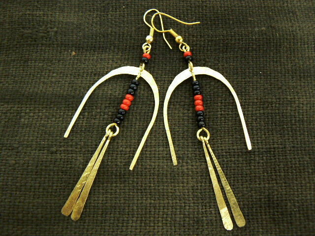 平均7cm○一つ一つ手作りのため、大きさや形など写真と異なる場合がございます。○ビーズの色は他にもあり、アソートになります。 ※ご覧頂くPCの環境により、実際の商品とお色目が若干異なる場合がございます。商品到着後にレビューを書いて特典GET...