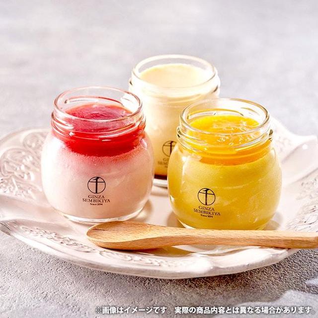 それぞれの素材の個性を考え フルーツソースをふんだんに使用。 風味と味わい、なめらかな食感も 楽しんでいただけるプリンです。 冷蔵庫で解凍してお召し上がりください。 ■商品詳細　銀座プリン約95g プレーン・いちごプリン・マンゴープリン 各...