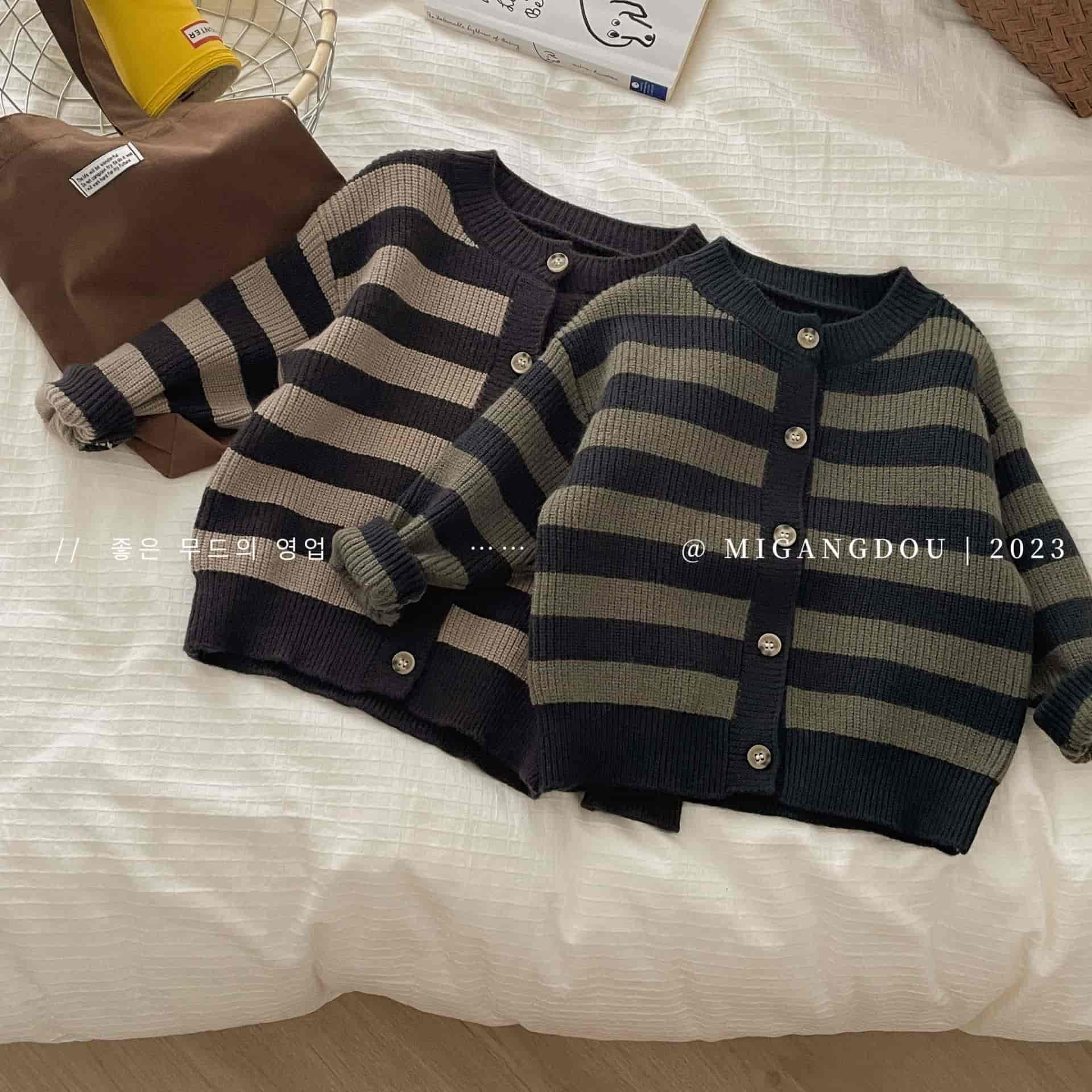 韓国子供服 こども服 女の子 ベビー カーディガン ベージュ グレー キッズ 秋服 キッズ アウター ニート 防寒 長袖 春秋 ニート ボタン 可愛い ジュニア 子ども セーター かわいい 無地 ジュニア 子ども 子供服 幼稚園 小学生 通...