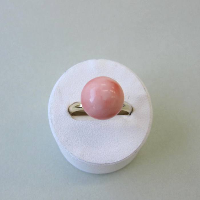 商品説明珊瑚の種類ピンク珊瑚 サイズ・素材大きさ：10.6ミリ 金具：真鍮（フリーサイズ）商品説明 (特徴など)存在感ある大粒の綺麗なピンクサンゴ。 シンプルですが、珊瑚そのものの自然な美しさをお伝えできる商品です。珊瑚が初めての方も、お試...