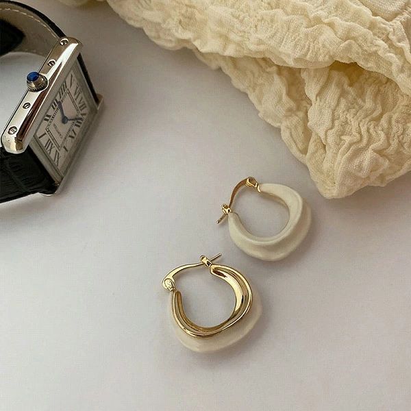 サイズ・容量【参考サイズ】：フリー規格■生産地：中国■素材・成分：銀メッキ■パッケージ：PP袋注意事項■照明の具合や、撮影の状況で掲載の商品画像と実際の色・型は、モニター表示などで異なります。ご了承ください。■背景の小物等は撮影の為のイメー...