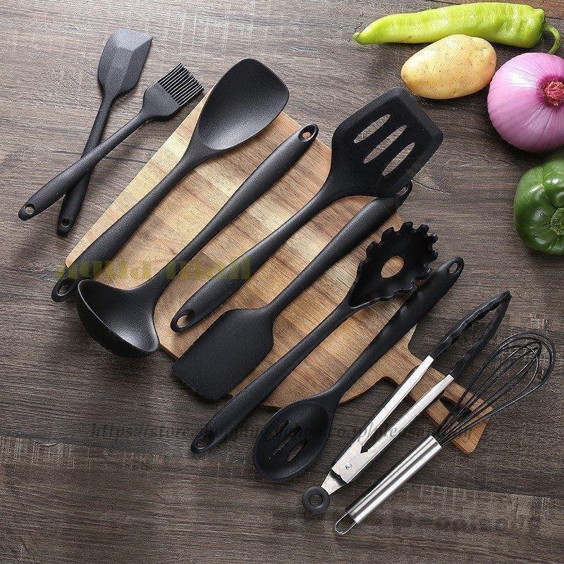 【セット内容】製菓器具セットはトング、泡立て器、シリコンブラシ、大スパチュラ、小スパチュラ、穴あきスプーン、パスタサーバー、レードル、ターナー、スプーンなどあります。【優れた耐熱性】耐熱性抜群で-40の低温から220℃の高温まで対応できます...