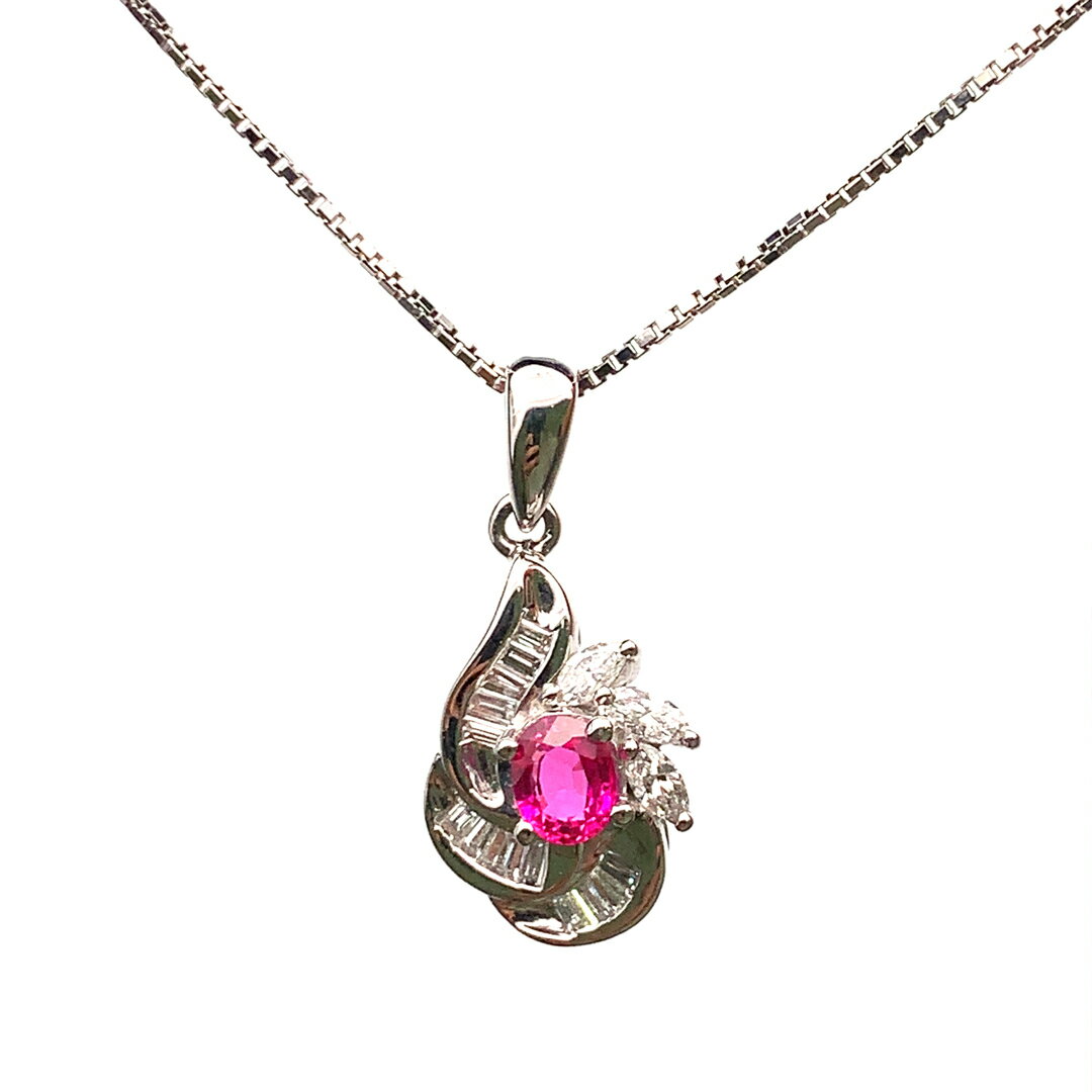 商品詳細 状態 中古（非常に良い） 素材 ■PT ■宝石：ピンクサファイヤ0.31・ダイヤモンド0.30 詳細 ■ペンダントサイズ：約縦21mm × 横10mm ■首回り：~45cm ■重さ：6g 付属品 品質保証書 注意 ※多少の誤差が生...