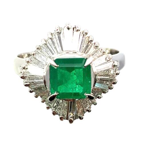 商品詳細 状態 中古（非常に良い） 素材 ■PT900 ■宝石：エメラルド0.74ct・ダイヤモンド0.66ct 詳細 ■リングサイズ約：10号 ■重さ：4.7g 付属品 品質保証書 注意 ※多少の誤差が生じる場合がございます。ご了承くださ...