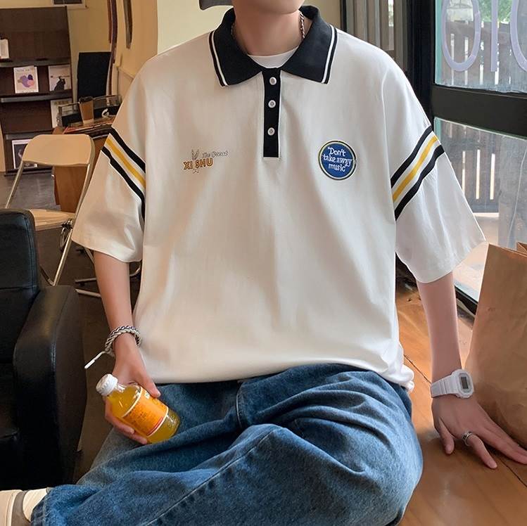 ビッグシルエットのカレッジ風 半袖ポロ襟シャツ。メンズはもちろん、レディースとして華奢見えが叶い、メンズライクなおそろコーデにも。色展開 ホワイト ブラック ライトブルーサイズ M L XL 2XL 3XL 4XL 5XLサイズ(cm)M ...