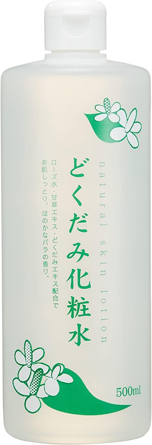 商品説明 ●うるおいを与えお肌のキメと整えるどくだみエキス(保湿成分)配合の化粧水です。 ●しっとりみずみずしいお肌に保つことで、肌荒れを防ぎます。 ●お顔にはもちろん、全身のローションとしてもお使いいただけます。 ●ローズ水、甘草エキスを...
