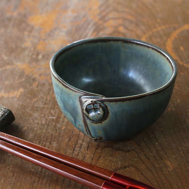 商品情報 　【規格】 　　 アウトレット 　【サイズ】 　　直径：約 8.3cm 　　高さ：約 4.3cm 　【重量】 　　約 130g 　【素材】 　　日本製陶磁器　美濃焼 　【仕様】 　　電子レンジ： NG 　　食器洗浄機： NG 　　...