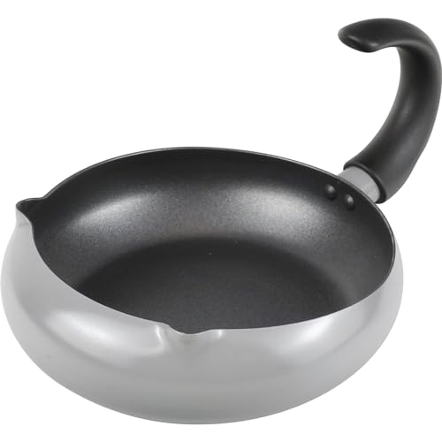 しっぽ型ハンドルグレー/22(フライパン)/RB-3127・Style:しっぽ型ハンドルSize:22(フライパン)・パッケージ個数:1・本体:アルミニウム合金、底面:ステンレス鋼、底の厚さ:2.4mm、内面:ふっ素樹脂加工、外面:焼付塗装...