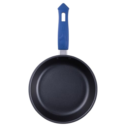 11)フライパン 20cm(ムーミン)ホワイト/ブルー/20cm/000DW5801・Style:11)フライパン 20cm(ムーミン)・パッケージ個数:1・ムーミン谷を象徴する「ムーミンハウス」をモチーフに採用。ムーミンのぷっくりとしたシ...