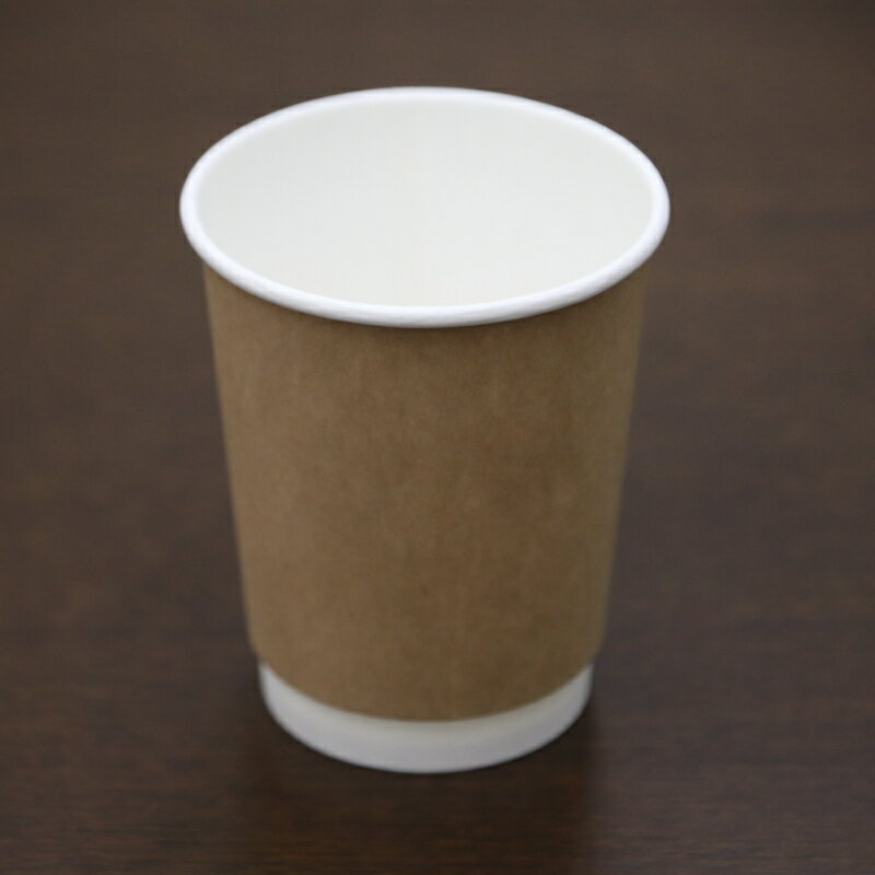 ●スリーブのいらない二重断熱構造の紙コップ。 ●コーヒー、紅茶、ホットドリンクに！ サイズ（mm） 口径80×高さ94×底径55 容量 8オンス（満杯容量約290ml） 入数 500個（25個×20袋） 材質 紙内側PEコーティング 生産国...