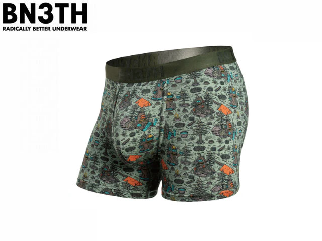 股下の短いトランクスタイプ【股下3.5 inch/約9cm】普通のUNDERWEARとは違い”キーホールコンフォートテクノロジー”(チンチンポケット)が付いています。股ズレや蒸れが防げ、ストレスなく履けるパンツです。色々な分野のアスリートな...