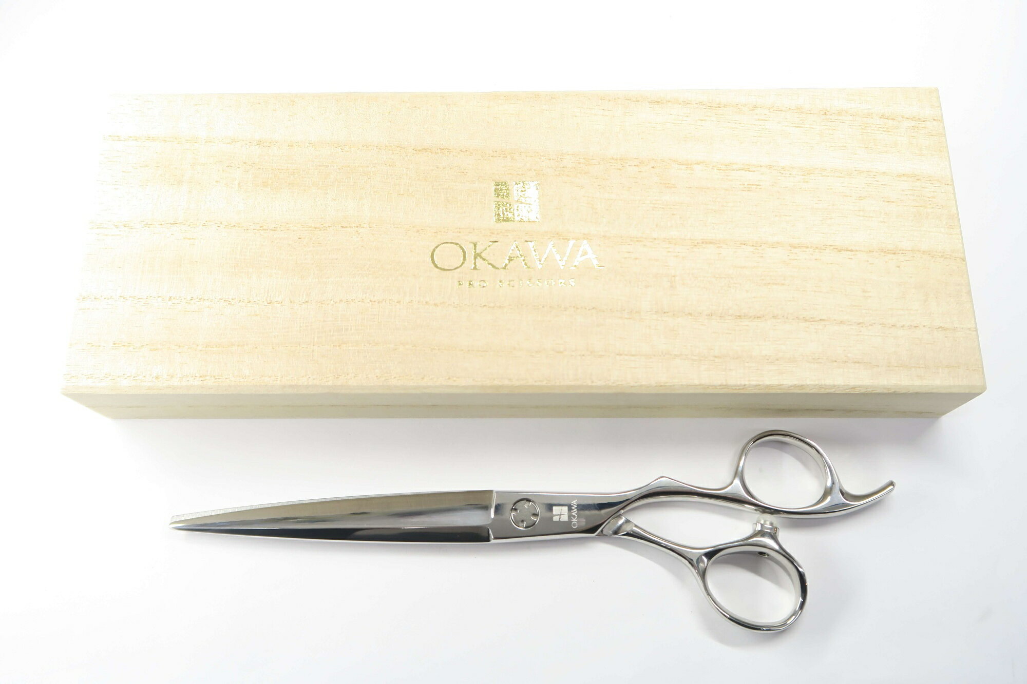 商品情報メーカーOKAWA PRO SCISSORS オオカワプロシザーズ型番SG70-X SGC70商品管理番号G-1553利き手 右利きはさみのタイプシザーハンドル3Dハンドルインチ数7.0重量(g)66.0カット率 % (約の数値)状...