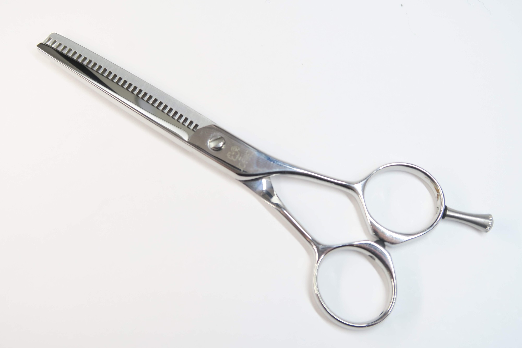 商品情報メーカーJOEWELL ジョーウェル型番E-30商品管理番号H-10557利き手 右利きはさみのタイプセニングハンドルメガネインチ数5.5重量(g)41.5カット率 % (約の数値)30-40状態ランクB切れ味目安としてティッシュを...