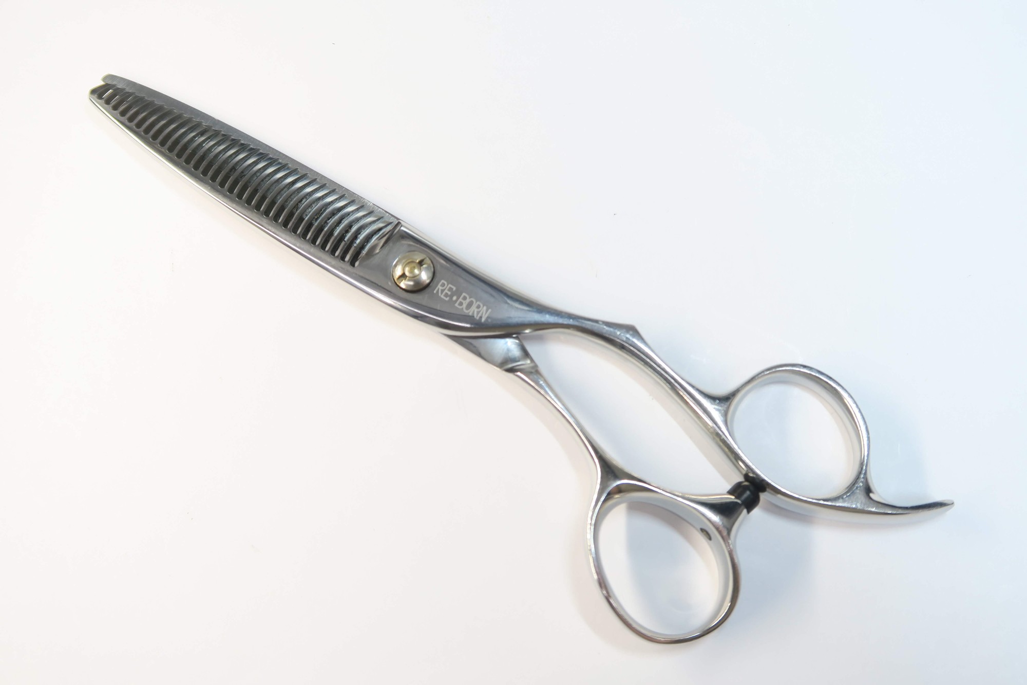 商品情報メーカーRE-BONE型番RE6-30W商品管理番号H-10579利き手 右利きはさみのタイプセニングハンドル3Dハンドルインチ数6.0重量(g)57.5カット率 % (約の数値)10-20状態ランクC切れ味買取した現状での出品とな...