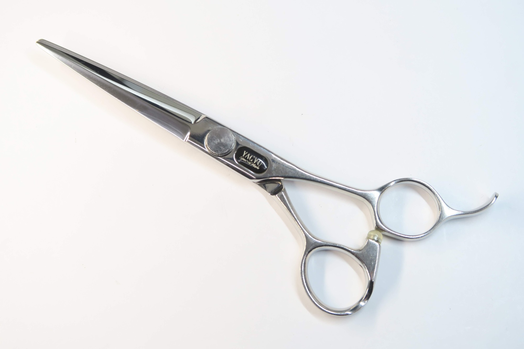 商品情報メーカー柳生 YAGYU型番GHSY60 覇王 GRAND HAOH商品管理番号H-10608利き手 右利きはさみのタイプシザーハンドルオフセットインチ数6.0重量(g)49.5カット率 % (約の数値)状態ランクB切れ味目安として...