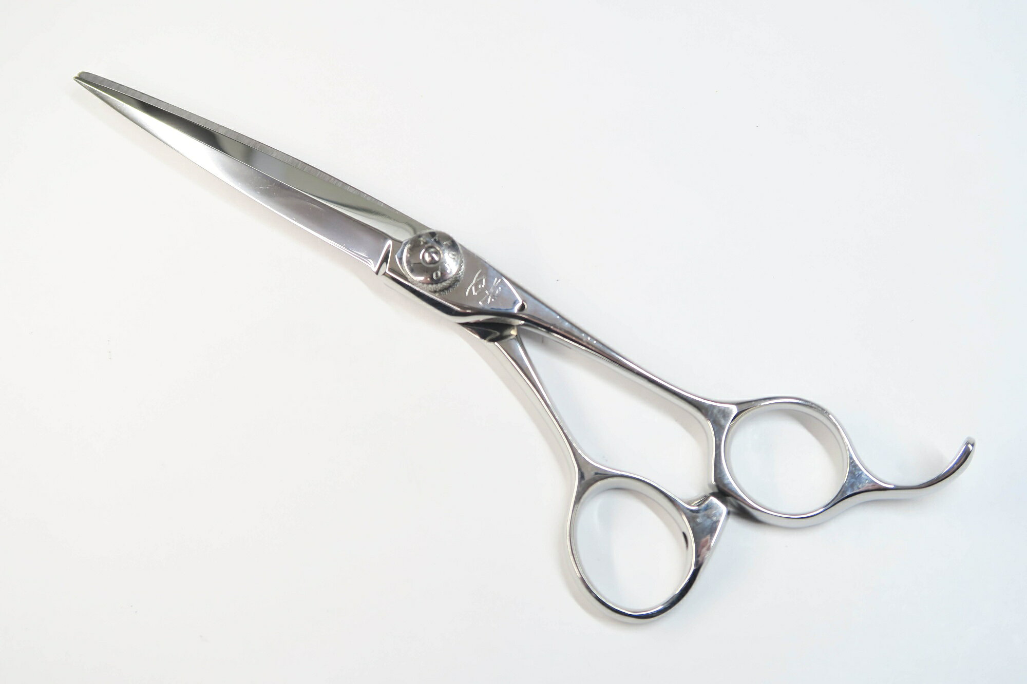 商品情報メーカーナルトシザー naruto scissors型番サークラインメリスS商品管理番号H-10612利き手 右利きはさみのタイプシザーハンドルオフセットインチ数6.3重量(g)48.0カット率 % (約の数値)状態ランクB切れ味目...