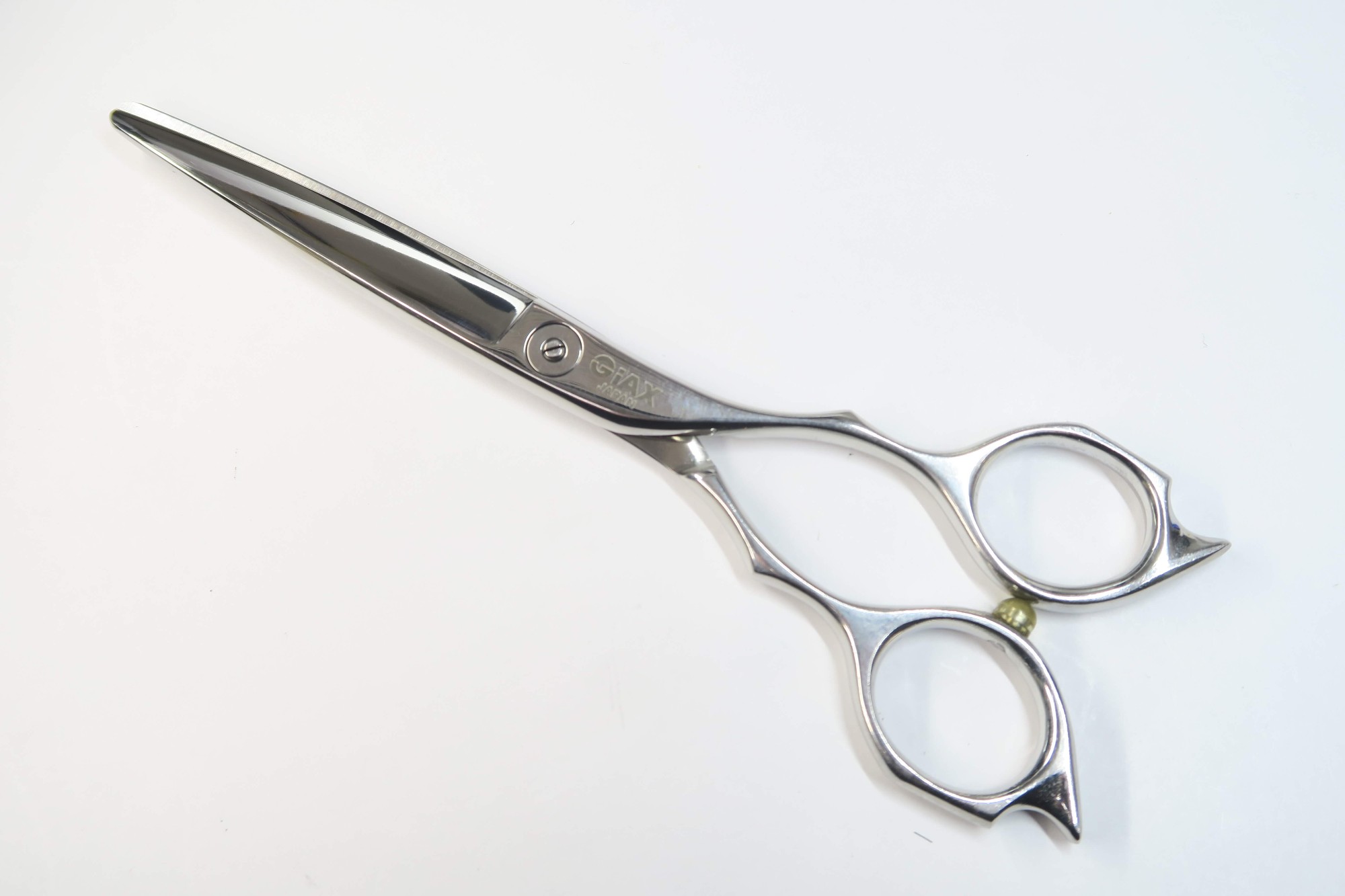 商品情報メーカーGiAX ギアックス型番ART-W商品管理番号H-10614利き手 右利きはさみのタイプシザーハンドルメガネインチ数6.0重量(g)51.0カット率 % (約の数値)状態ランクB切れ味目安としてティッシュを問題なく切ることが...