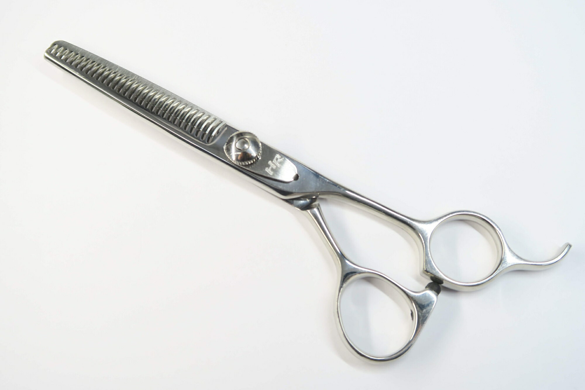 商品情報メーカーAKKOHS アコス型番HR6030商品管理番号H-10651利き手 右利きはさみのタイプセニングハンドルオフセットインチ数6.0重量(g)54.5カット率 % (約の数値)20状態ランクC切れ味買取した現状での出品となりま...