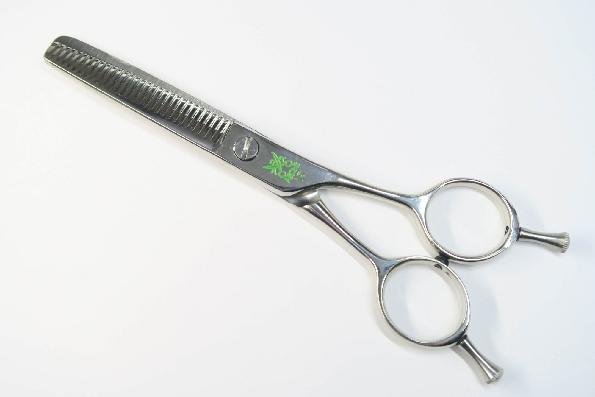 商品情報メーカーAKKOHS アコス型番ECO6030商品管理番号H-10665利き手 右利きはさみのタイプセニングハンドルメガネインチ数6.0重量(g)53.5カット率 % (約の数値)15状態ランクC切れ味買取した現状での出品となります...