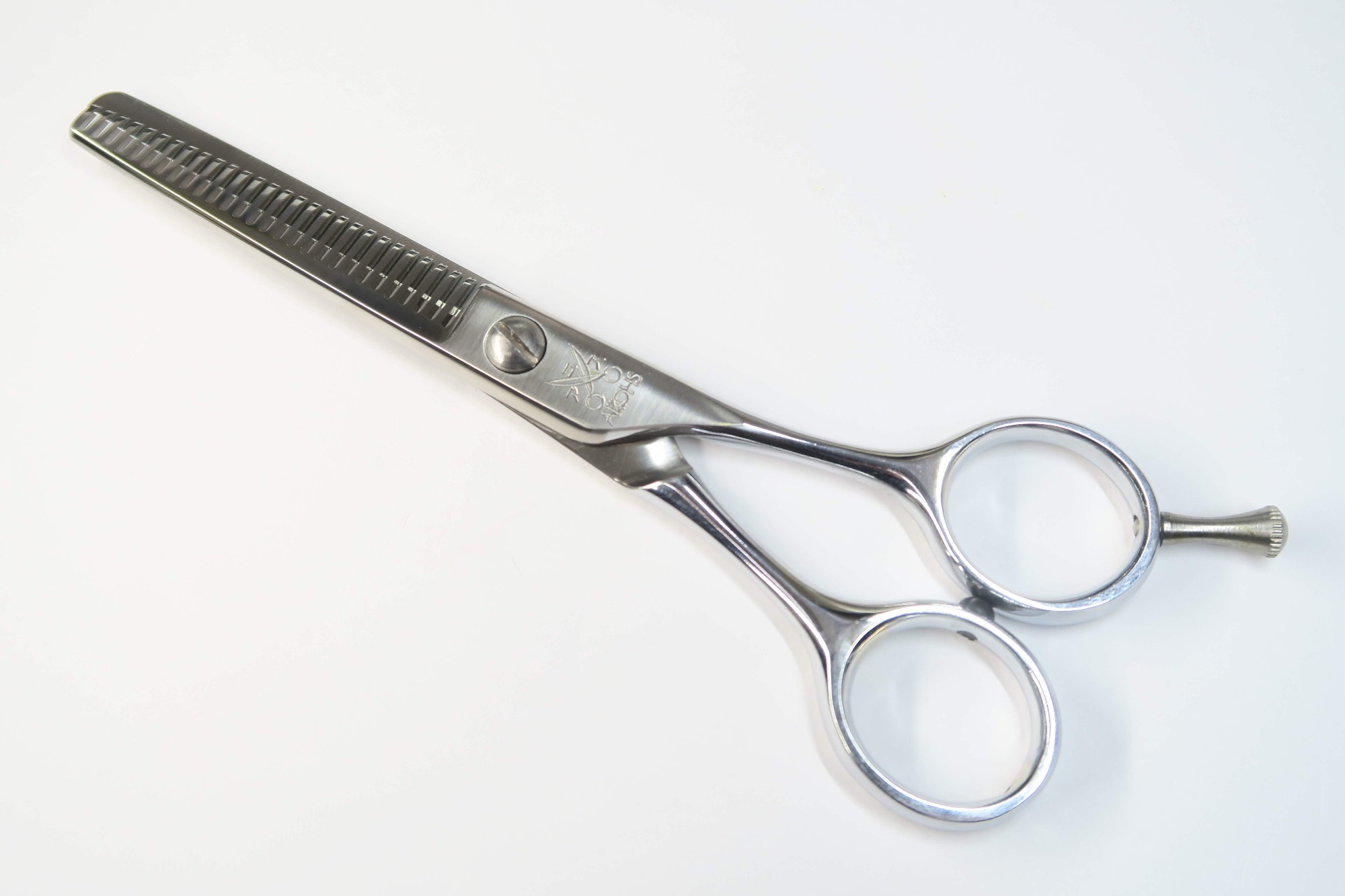 商品情報メーカーAKKOHS アコス型番A5528商品管理番号H-10782利き手 右利きはさみのタイプセニングハンドルメガネインチ数5.5重量(g)47.5カット率 % (約の数値)20状態ランクC切れ味買取した現状での出品となりますので...