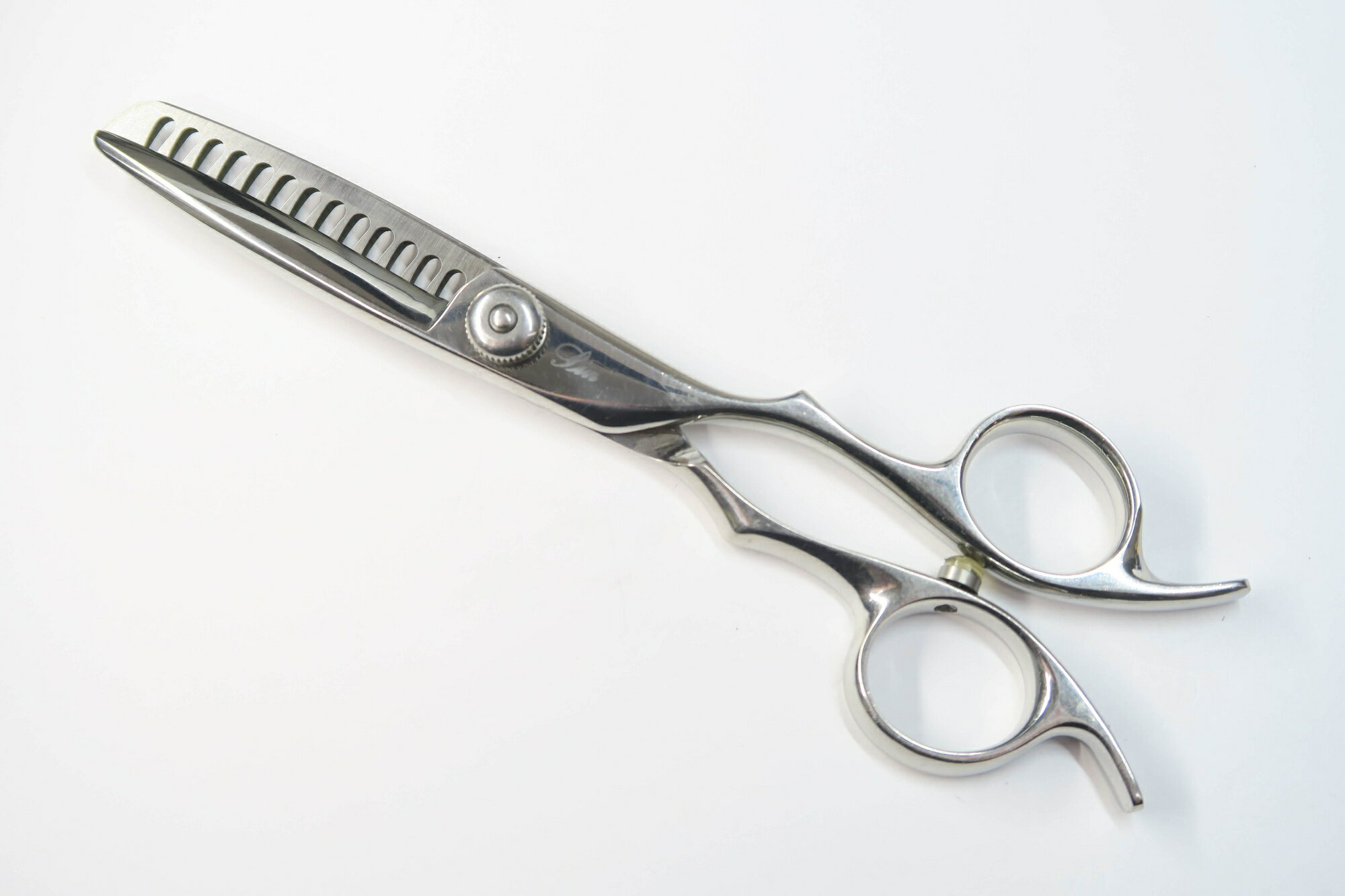 商品情報メーカー神田文一商店型番Sin 12-5商品管理番号H-11249利き手 右利きはさみのタイプセニングハンドルメガネインチ数5.8重量(g)62.0カット率 % (約の数値)30-40状態ランクB切れ味目安としてティッシュを問題なく...