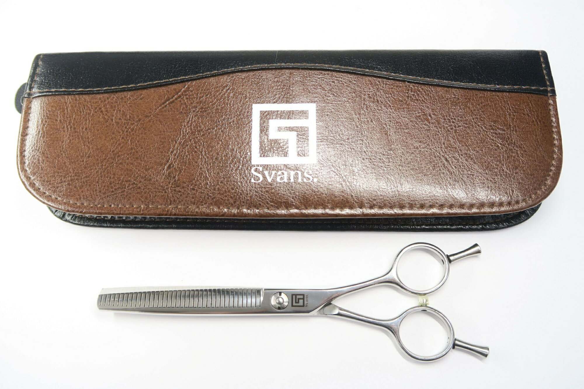 商品情報メーカーSvans スバンス型番WAG-6S商品管理番号G-1742利き手 右利きはさみのタイプセニングハンドルメガネインチ数6.4重量(g)64.5カット率 % (約の数値)50-60状態ランクB切れ味目安としてティッシュを問題な...