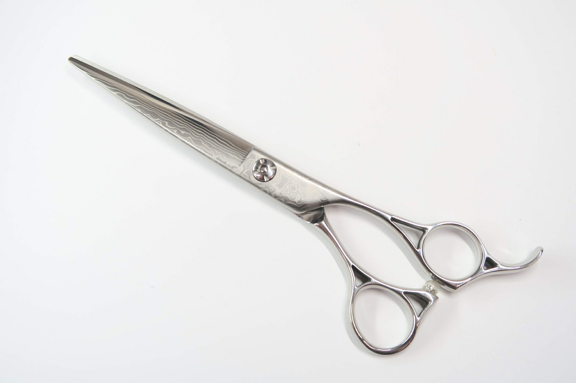 商品情報メーカーPRIMERD プリマード型番Damascus Long 6.5商品管理番号H-11786利き手 右利きはさみのタイプシザーハンドルオフセットインチ数6.5重量(g)61.0カット率 % (約の数値)状態ランクA切れ味目安と...