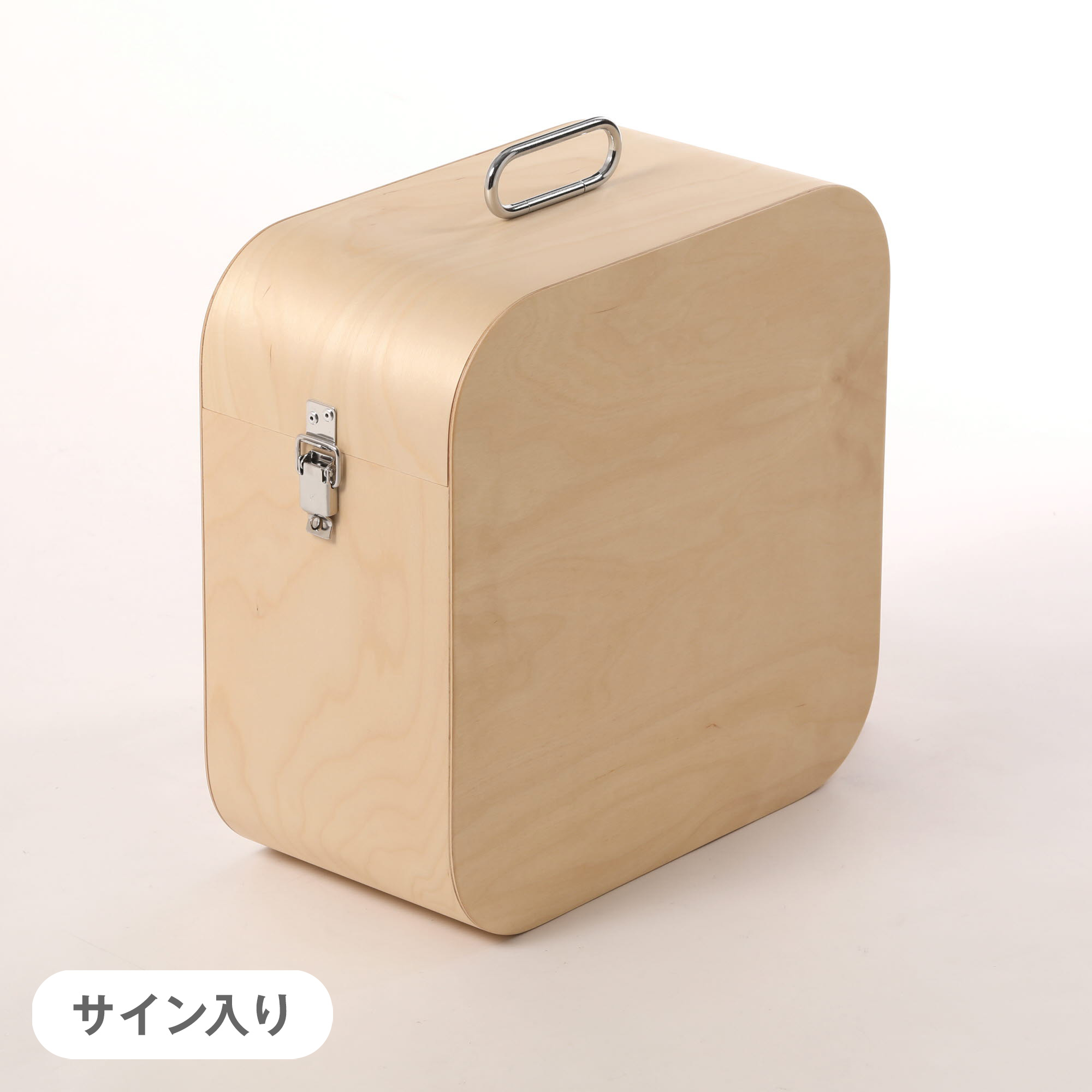 スペック 材質 成型合板（バーチ材） 、艶消しクリア塗装 寸法 約W200×D400×H400mm（金具類を除く） / 内寸：約W180×D380×H380mm（Rを除く） / 約3.4kg / 収納容量：約25L 生産 Made in E...