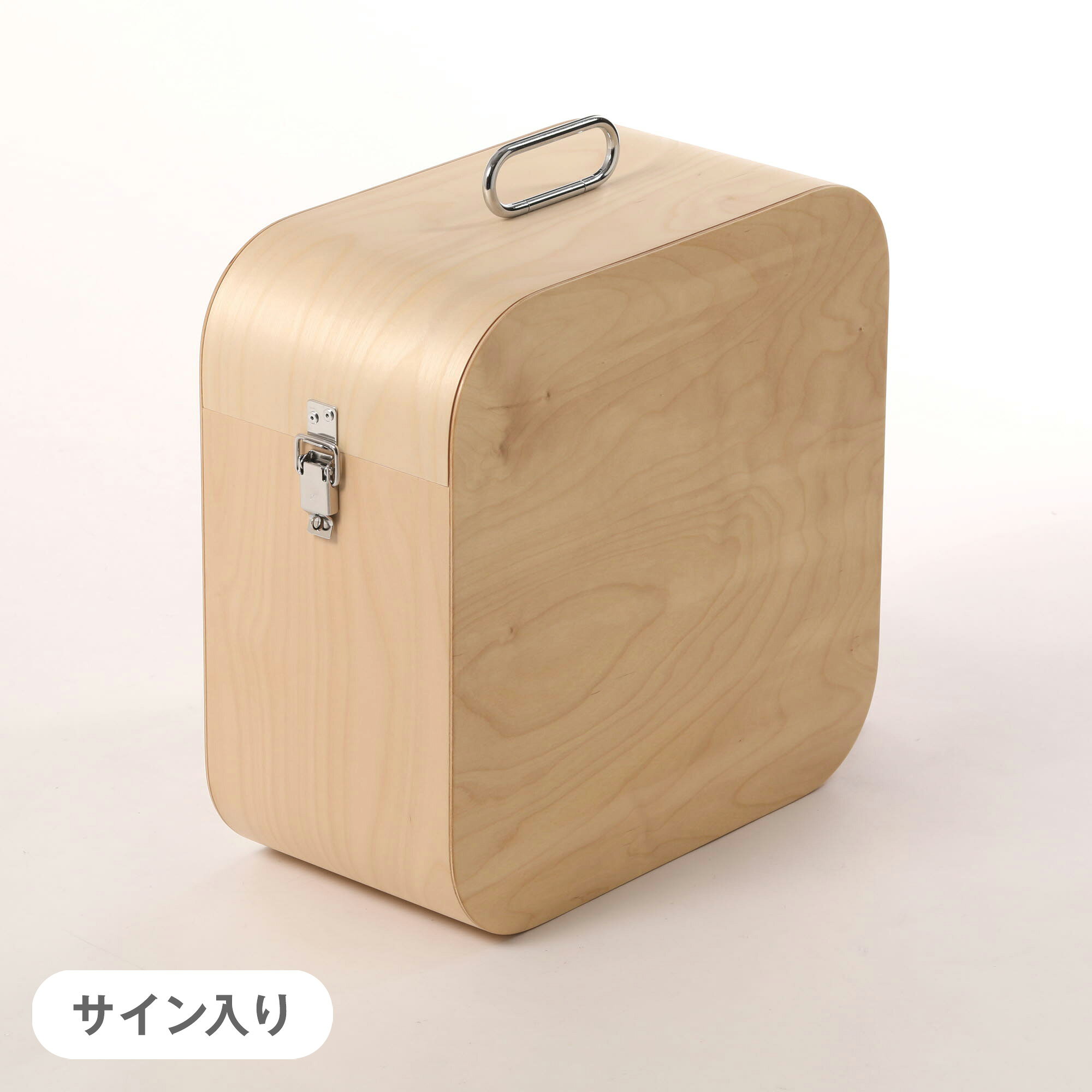 スペック 材質 成型合板（バーチ材） 、艶消しクリア塗装 寸法 約W200×D400×H400mm（金具類を除く） / 内寸：約W180×D380×H380mm（Rを除く） / 約3.4kg / 収納容量：約25L 生産 Made in E...