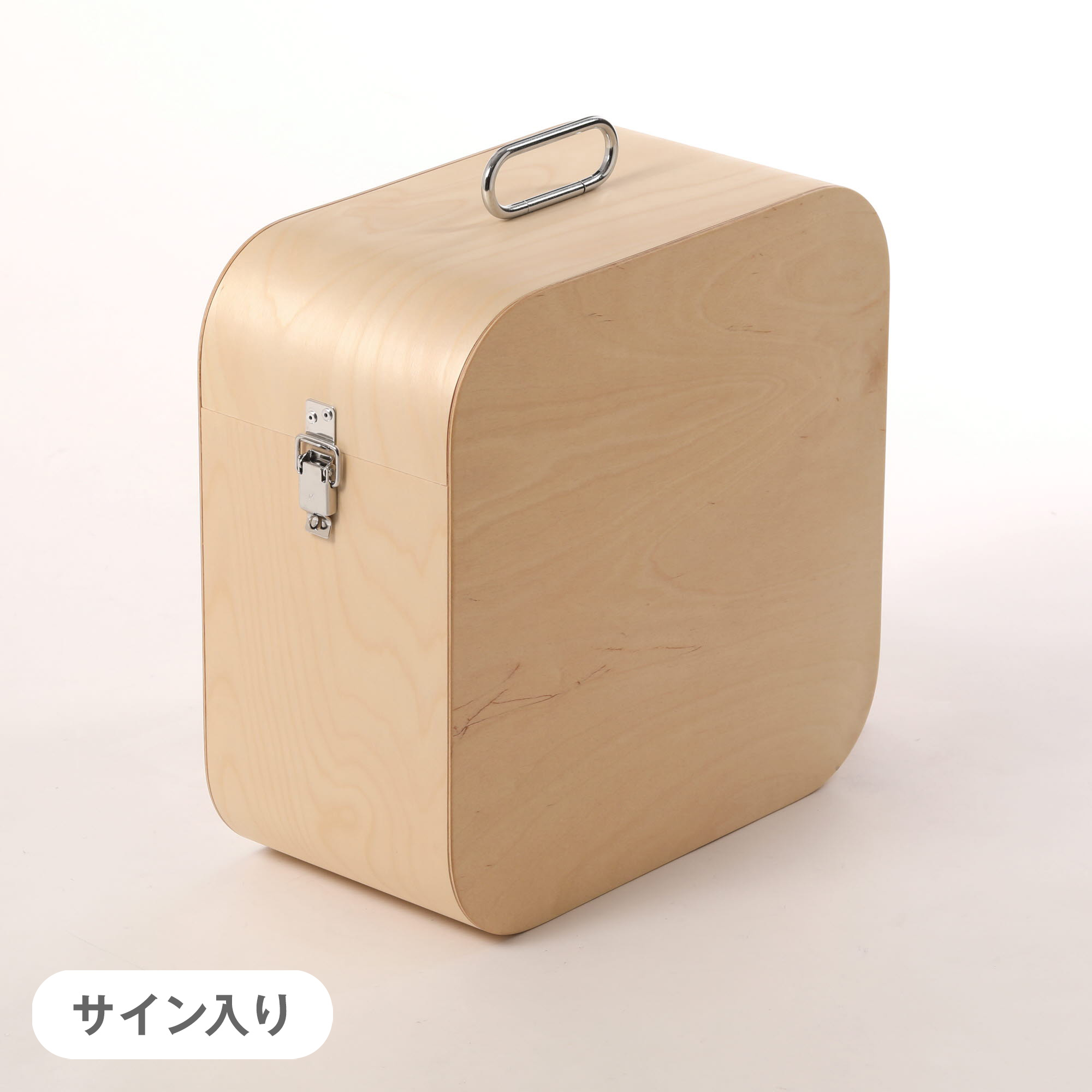 スペック 材質 成型合板（バーチ材） 、艶消しクリア塗装 寸法 約W200×D400×H400mm（金具類を除く） / 内寸：約W180×D380×H380mm（Rを除く） / 約3.4kg / 収納容量：約25L 生産 Made in E...