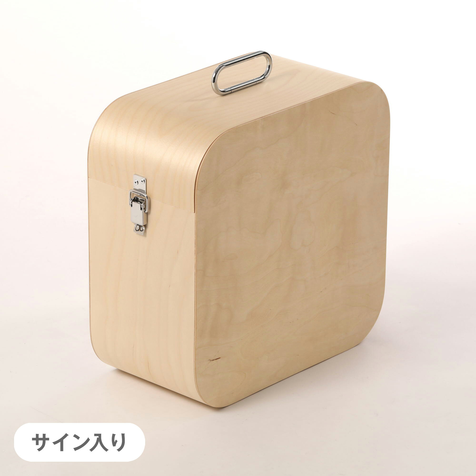 スペック 材質 成型合板（バーチ材） 、艶消しクリア塗装 寸法 約W200×D400×H400mm（金具類を除く） / 内寸：約W180×D380×H380mm（Rを除く） / 約3.4kg / 収納容量：約25L 生産 Made in E...
