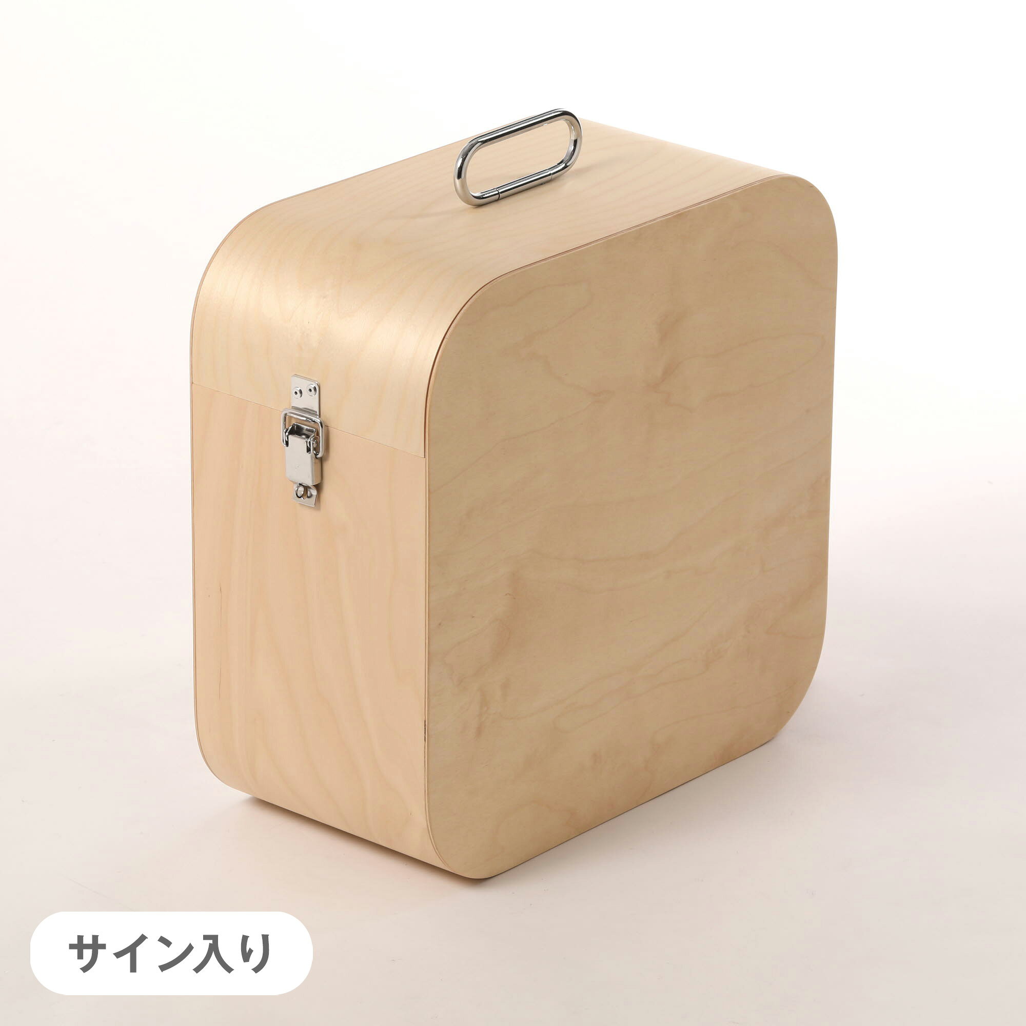 スペック 材質 成型合板（バーチ材） 、艶消しクリア塗装 寸法 約W200×D400×H400mm（金具類を除く） / 内寸：約W180×D380×H380mm（Rを除く） / 約3.4kg / 収納容量：約25L 生産 Made in E...