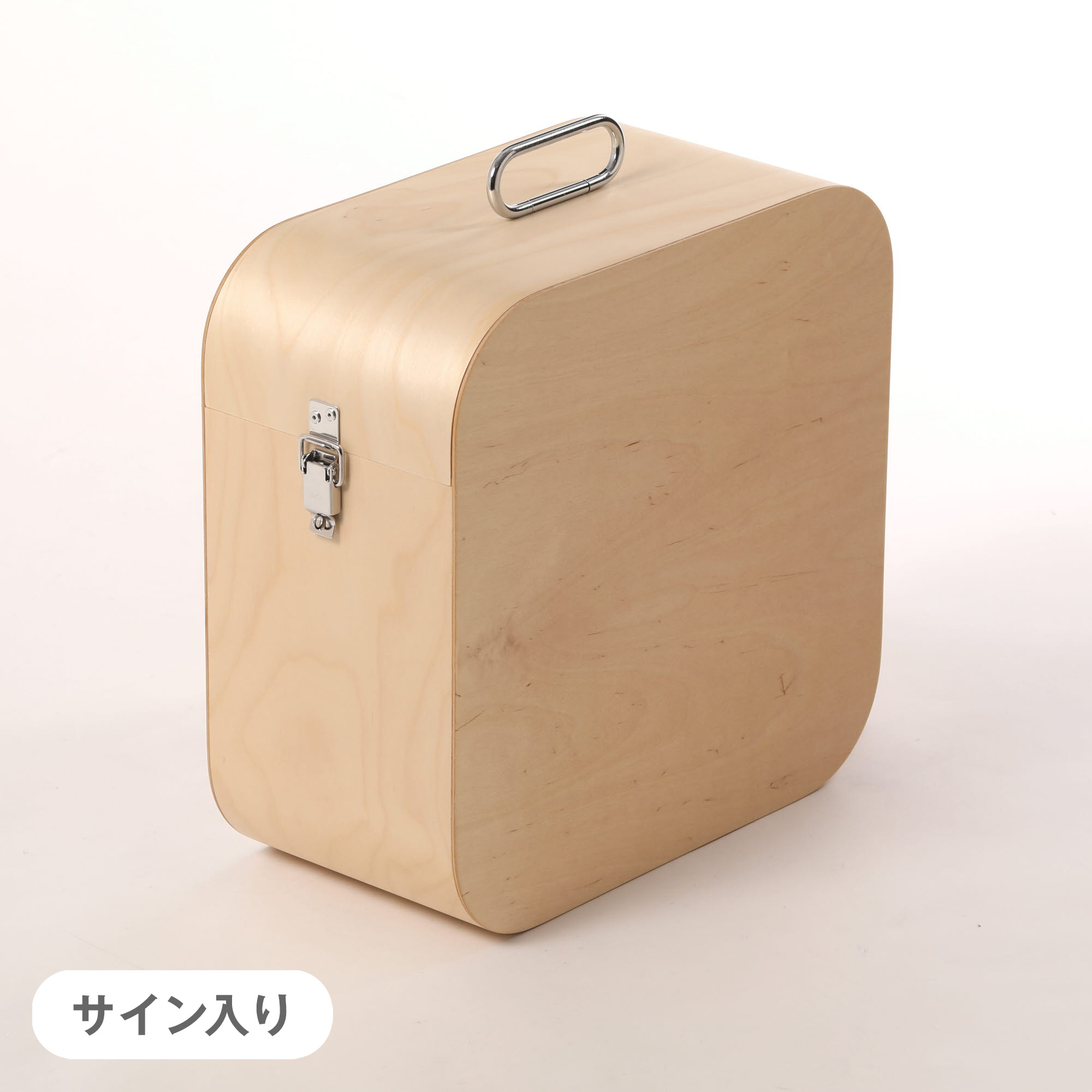 スペック 材質 成型合板（バーチ材） 、艶消しクリア塗装 寸法 約W200×D400×H400mm（金具類を除く） / 内寸：約W180×D380×H380mm（Rを除く） / 約3.4kg / 収納容量：約25L 生産 Made in E...