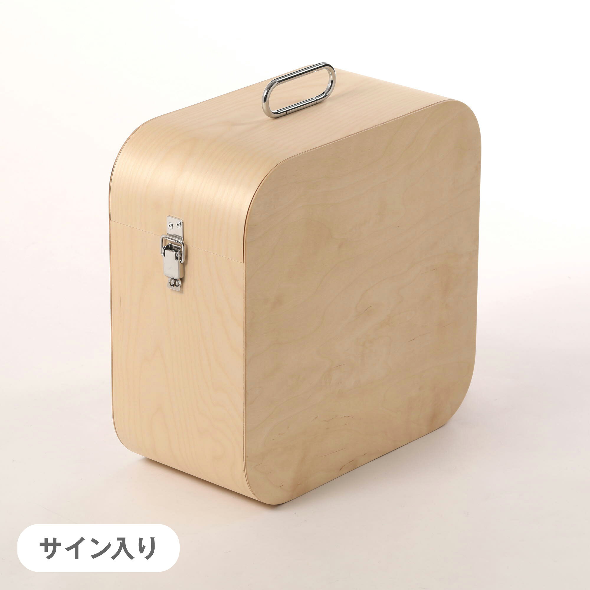 スペック 材質 成型合板（バーチ材） 、艶消しクリア塗装 寸法 約W200×D400×H400mm（金具類を除く） / 内寸：約W180×D380×H380mm（Rを除く） / 約3.4kg / 収納容量：約25L 生産 Made in E...