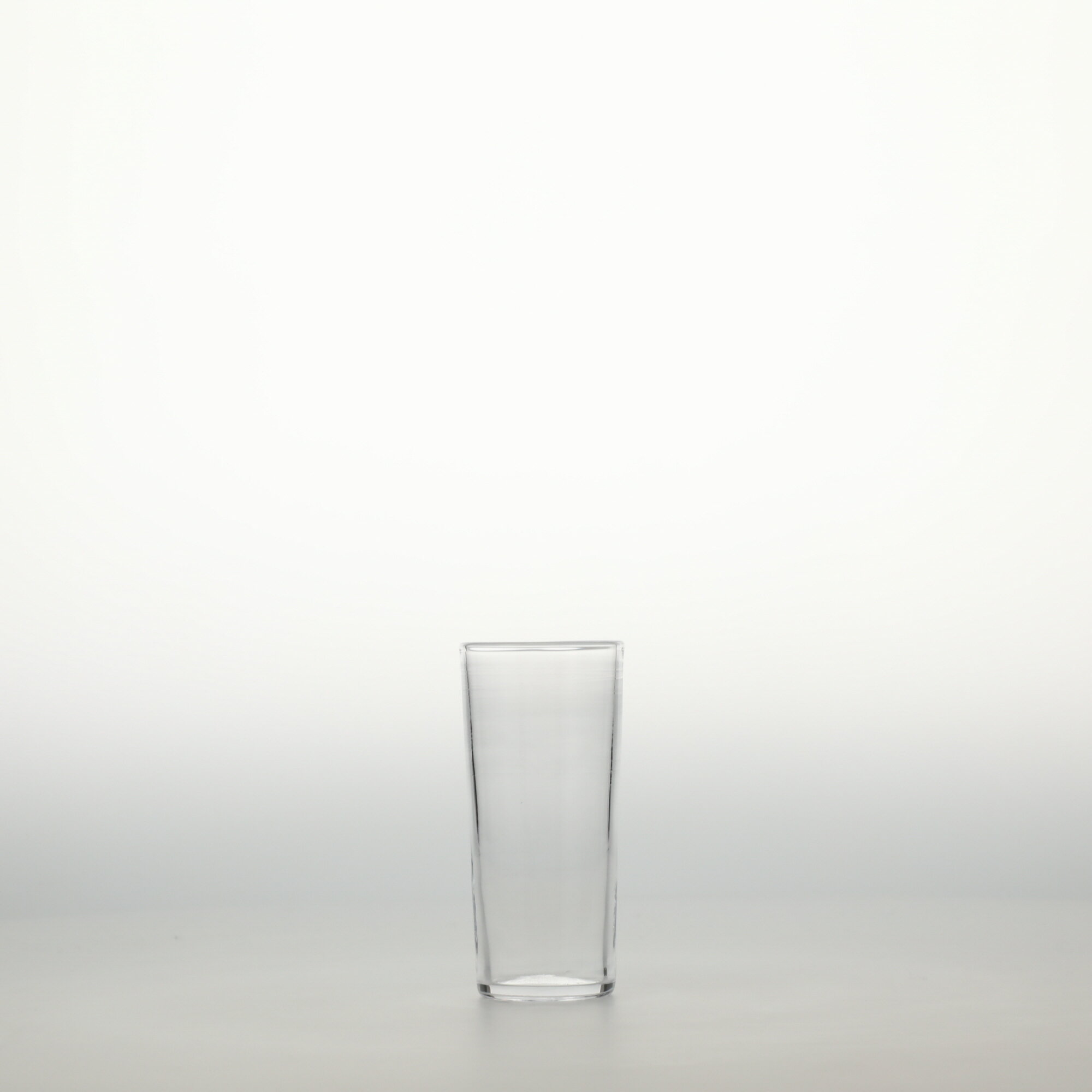 スペック 材質 ソーダガラス 寸法 φ51×H105mm / 122g 生産 Made in Japan 備考 刻印：fresco I.Raman 食器洗浄機：× 購入前に確認ください ・混入がみられます。 （写真） こちらの商品は共通して...