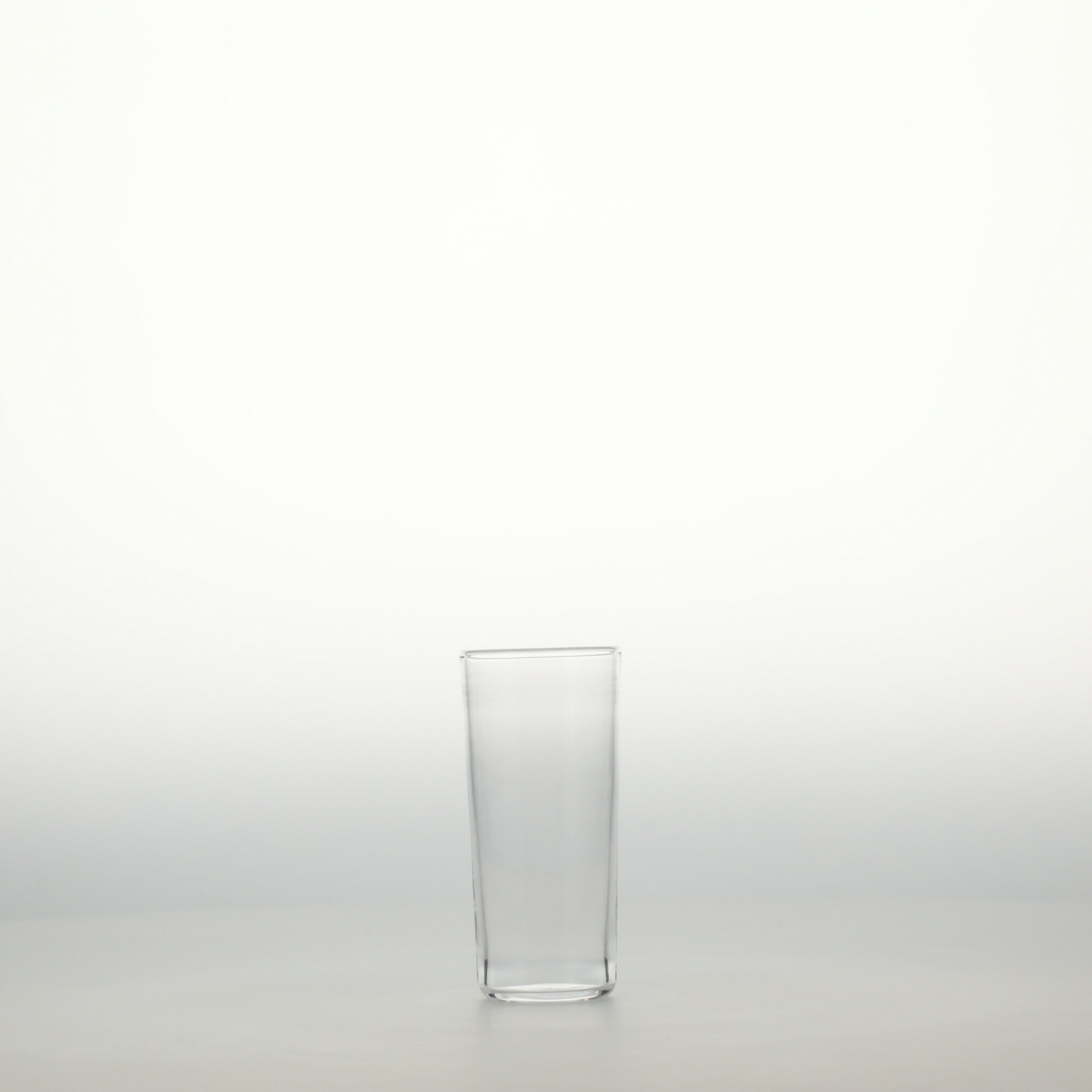 スペック 材質 ソーダガラス 寸法 φ50×H104mm / 92g 生産 Made in Japan 備考 刻印：fresco I.Raman 食器洗浄機：× 購入前に確認ください こちらの商品は共通して以下の特徴があります。 ・ヨレや気...