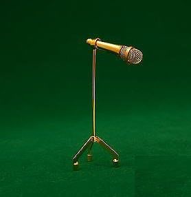 JANコード　4580229085973商品種別　ミニチュア楽器材質　金属製サイズ　全長7cm付属品　ケース付カラー　ゴールド備考　音は鳴りません。黒いケースは同等品と変更になる事があります。
