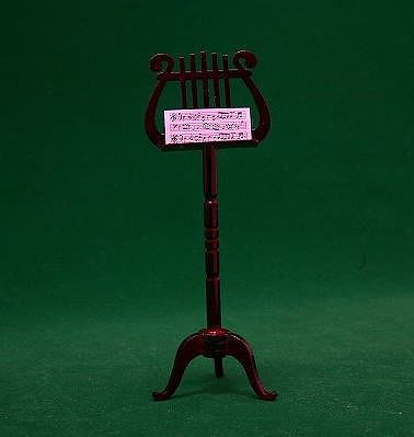 JANコード　4580229085997商品種別　ミニチュア楽器材質　木製サイズ　全長12cm付属品　ケース付カラー　茶色備考　音は鳴りません。黒いケースは同等品と変更になる事があります。