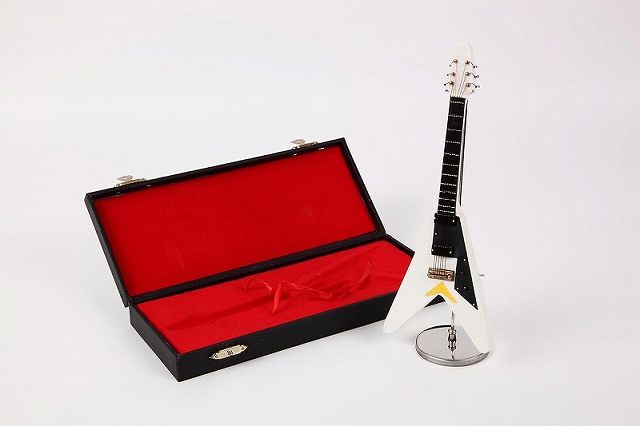 JANコード　4580229086413商品種別　ミニチュア楽器材質　木製サイズ　全長20cm付属品　ケース、スタンド付カラー　白備考　音は鳴りません。黒いケースは同等品と変更になる事があります。