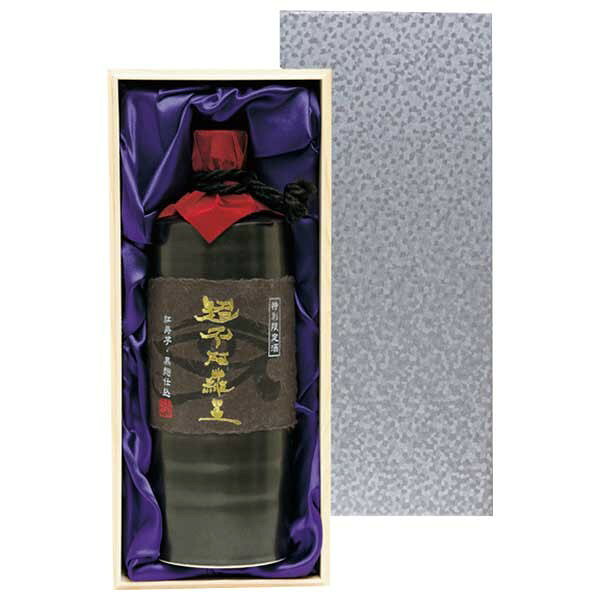 宮崎県の酒蔵王手門が手がける乙類芋焼酎「王手門 超不阿羅王 TF55 40度」です。アルコール度数40度というパワフルな設定のなかに、さつまいも由来の豊かな香りとコク、乙類ならではの深みが凝縮されています。ロックや水割りで割ると芋の香ばしさ...