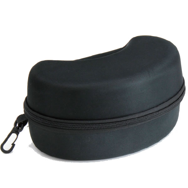 D:RECT GOGGLE CASE ゴーグルケース DGC-011 定価：　￥オープン価格 大型ゴーグルも収納できるスグレモノ。 大事なゴーグルを守る必須アイテムです。 カラビナ付きにリニューアルされ、さらに使いやすくなりました。 回転式...