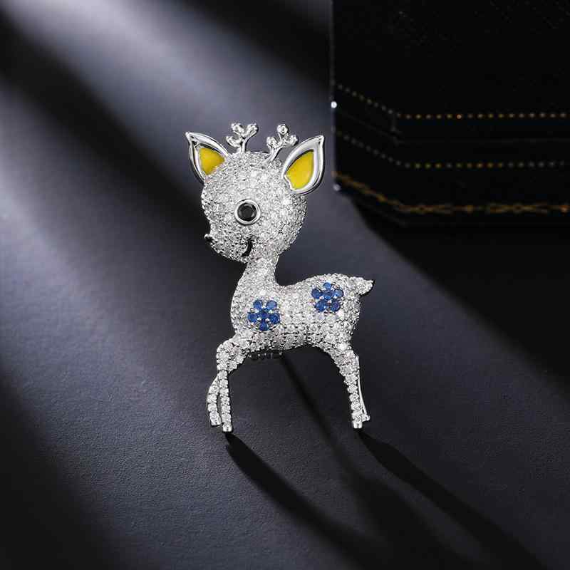 ・主な素材: 銅・デザイン: 動物モチーフ・加工: 電鍍・カラー展開: ゴールド、シルバー・モチーフ: 鹿・機能: 記念、装飾、多機能、ギフト、固定・スタイル: ニッチ・スタイル分類: 個性トレンド・対象: 女性・カテゴリ: ブローチ