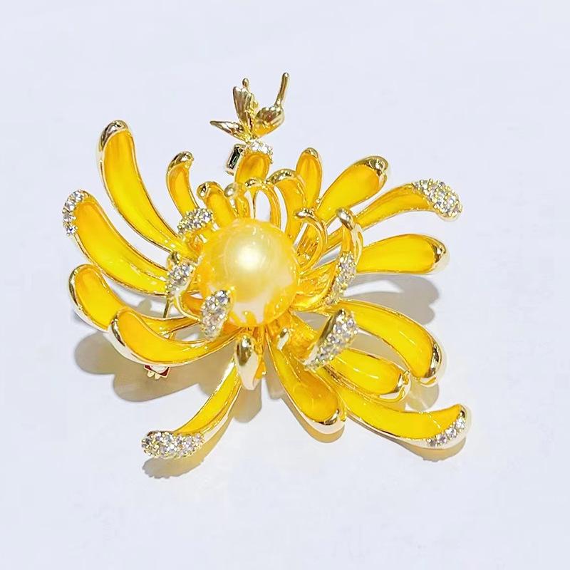 ・素材: 銅・デザイン: 花柄・カラー: イエロー・柄: 花、蓮、花びら、植物・用途: 装飾、多機能、調整、両用、固定、ギフト・スタイル: 上質、ファッション通勤・対象: 女性・カテゴリ: ブローチ