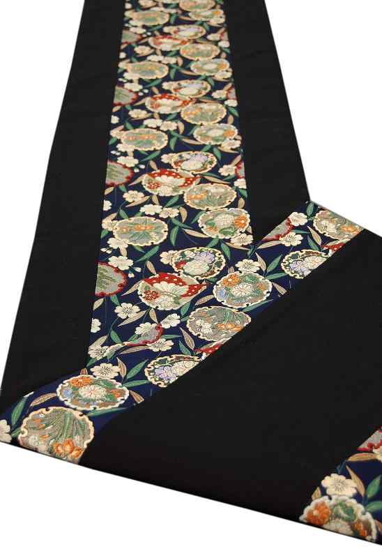 和風 着物テーブルランナー リバーシブル 金襴織 帯 箱入り包装済 150cm (葵)帯のような豪華さと豊かな色彩をお楽しみください。外国に方へのプレゼントやおみやげに最適　サイズ：150×30cm　材質：柄部分　ポリエステル100％　黒無...