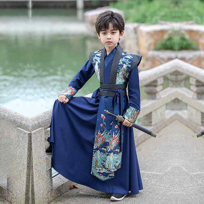 ・カテゴリ: 子供用民族衣装・タイプ: セットアップ・スタイル: 中国風・生地加工: 柔軟加工・主な素材: ポリエステル95%混紡・裏地: ポリエステル・厚さ: 普通・柄: ストライプ・デザイン: 唐装・性別: 男性・適合身長: 100cm...