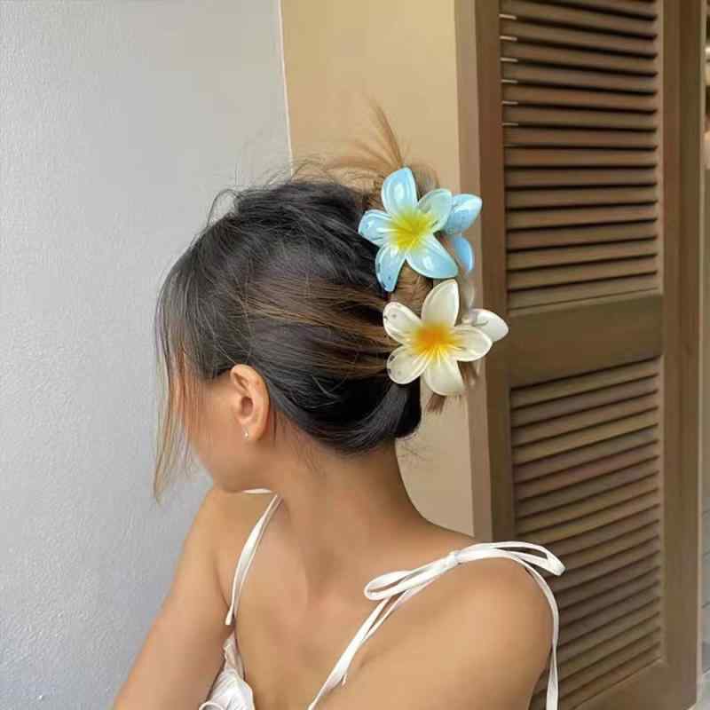 ・カテゴリ: ヘアアクセサリー・種類: ヘアクリップ・主な素材: プラスチック、樹脂・加工方法: ハンドメイド・カラー: イエロー・柄: 花びら・スタイル: 欧米風・シーン: 通勤スタイル・対象: 女性向け