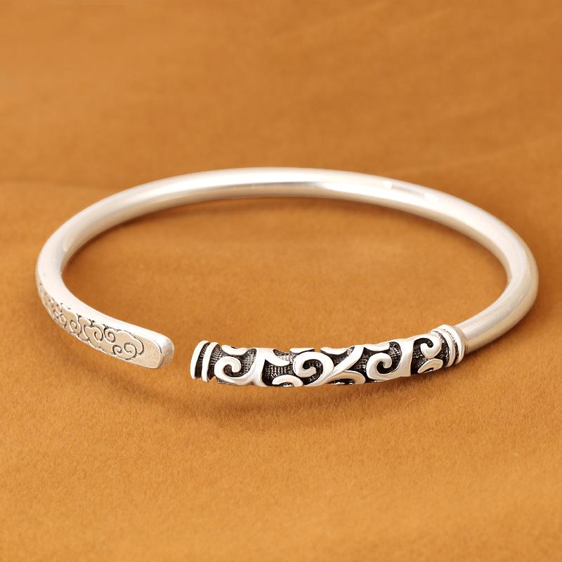 ・カテゴリ: ブレスレット・主要素材: 999足銀・スタイル: 民族風、レトロモダン・加工方法: 彫刻・デザインモチーフ: 如意金箍棒・カラー展開: フロスト加工、光沢加工・重量: 約24.7g