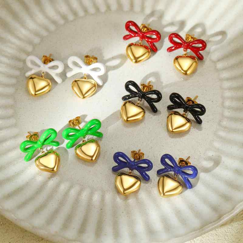 ・カテゴリ: 耳飾り・素材: ステンレス・純度: 18K・加工: メッキ・モチーフ: リボン、ハート・スタイル: ファッションOL、通勤・対象: 女性用・カラー展開: レッド、グリーン、ホワイト、ブラック、ブルー