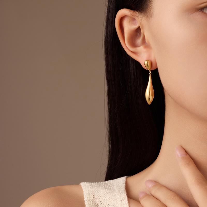 ・主な素材: ステンレス・形状: ドロップ・加工: 電鍍・カラー展開: ゴールド、スチール・純度: 18K・スタイル: ファッションOL・スタイルカテゴリ: ファッション通勤・カテゴリ: イヤリング・対象: 女性